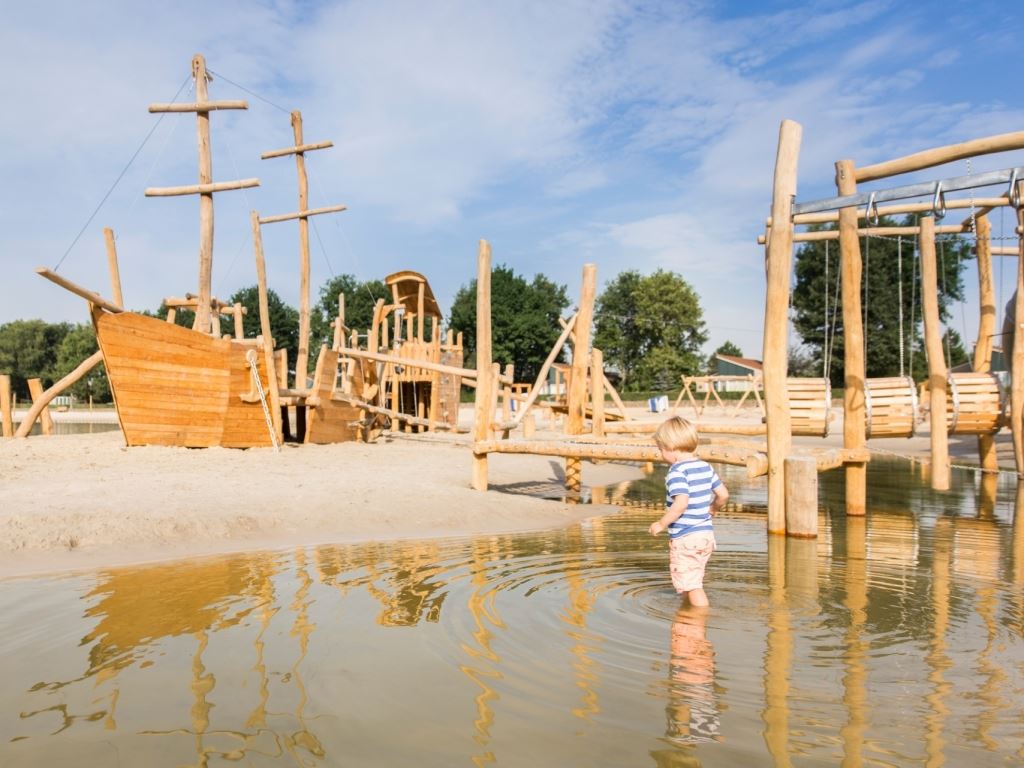 Hof van Saksen | Design indoor swimming pool with competition pool ...